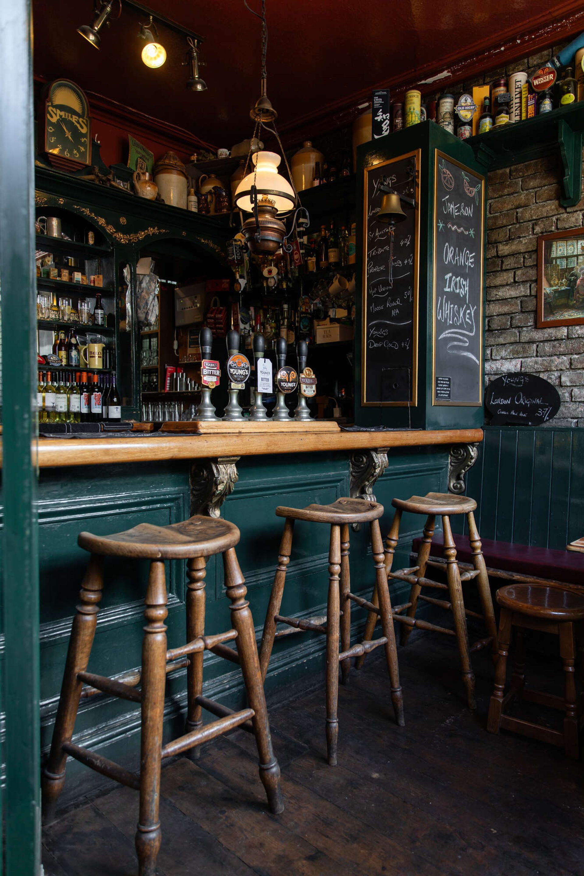 Home - Highbury Vaults